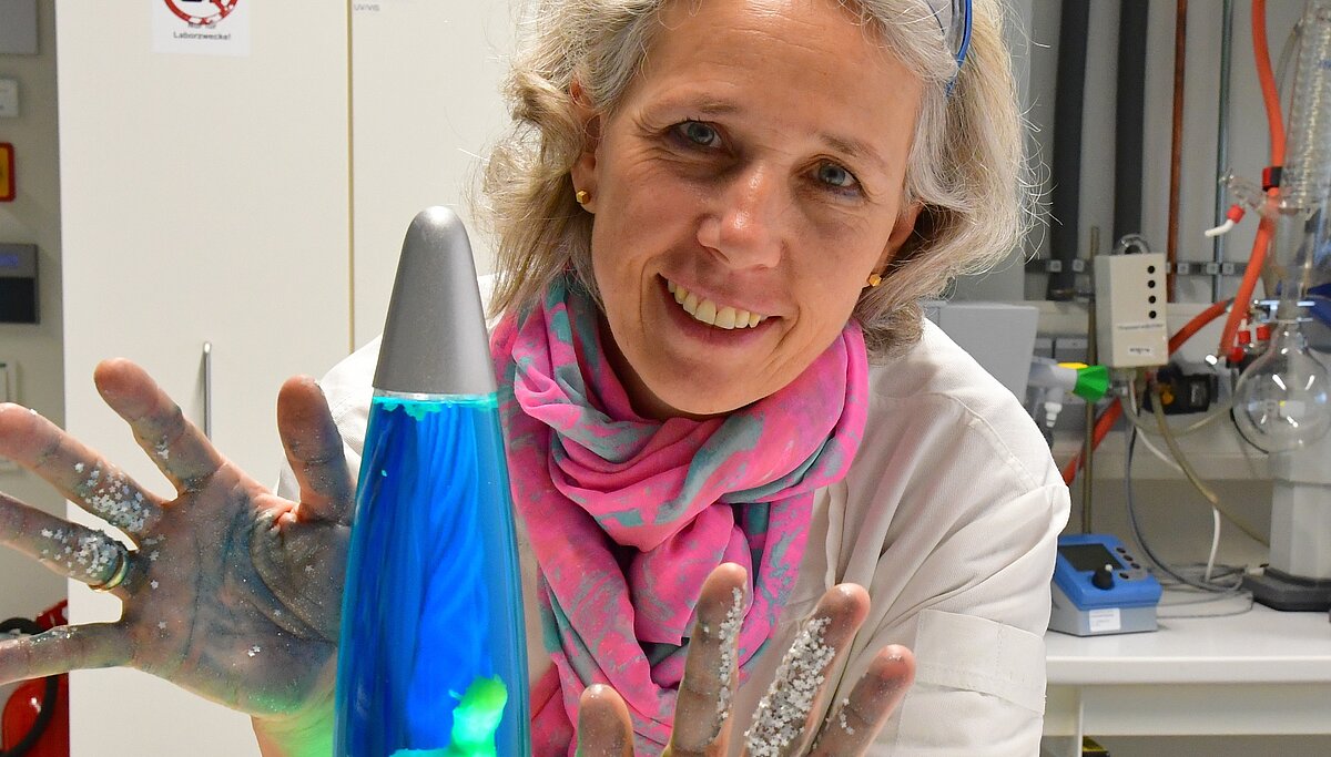 Wissenschaft mit Spaß – Professorin Katja Weirauch im Lachlabor - Fakultät für Humanwissenschaften