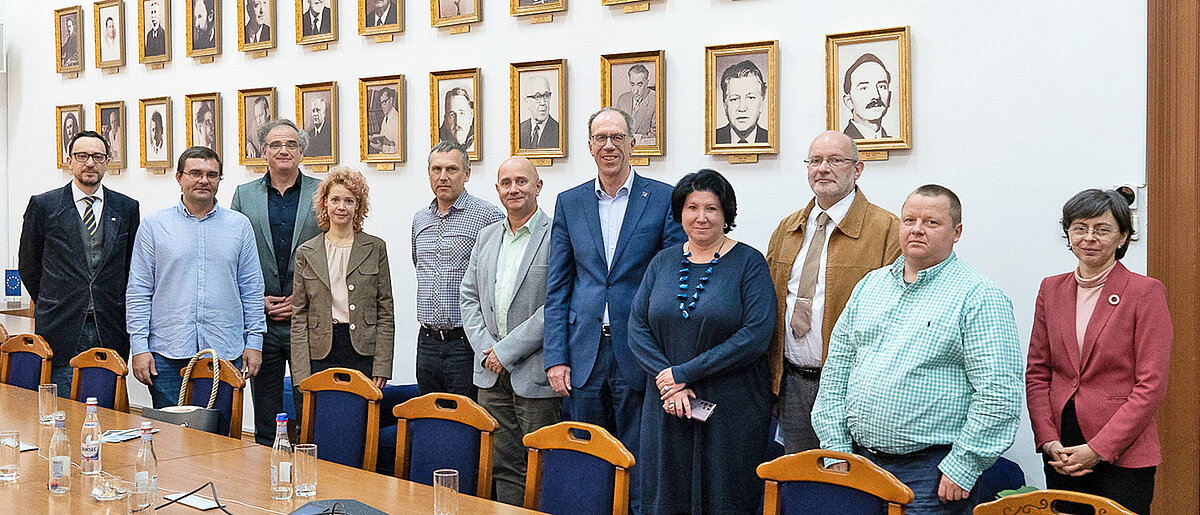 JMU-Delegation besucht Partner-Uni in Rumänien - Fakultät für ...