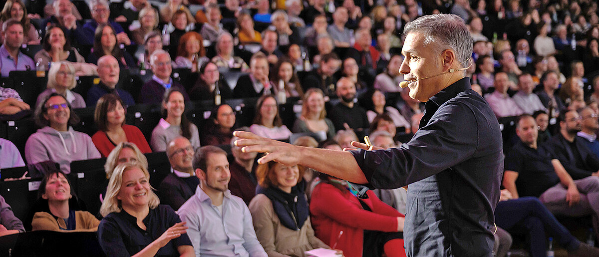 Science Slam: Über die verrückte Quantenwelt und den Blick aus dem All ...